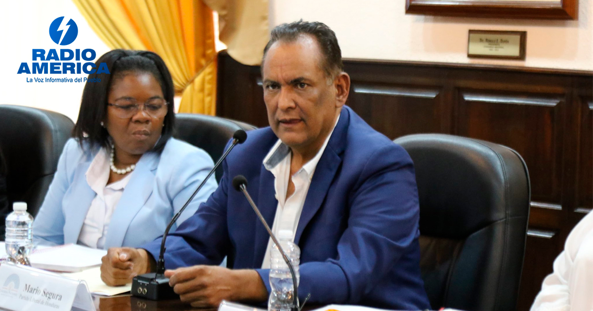 Mario Segura considera que el martes se sesionará en el Congreso y que ...